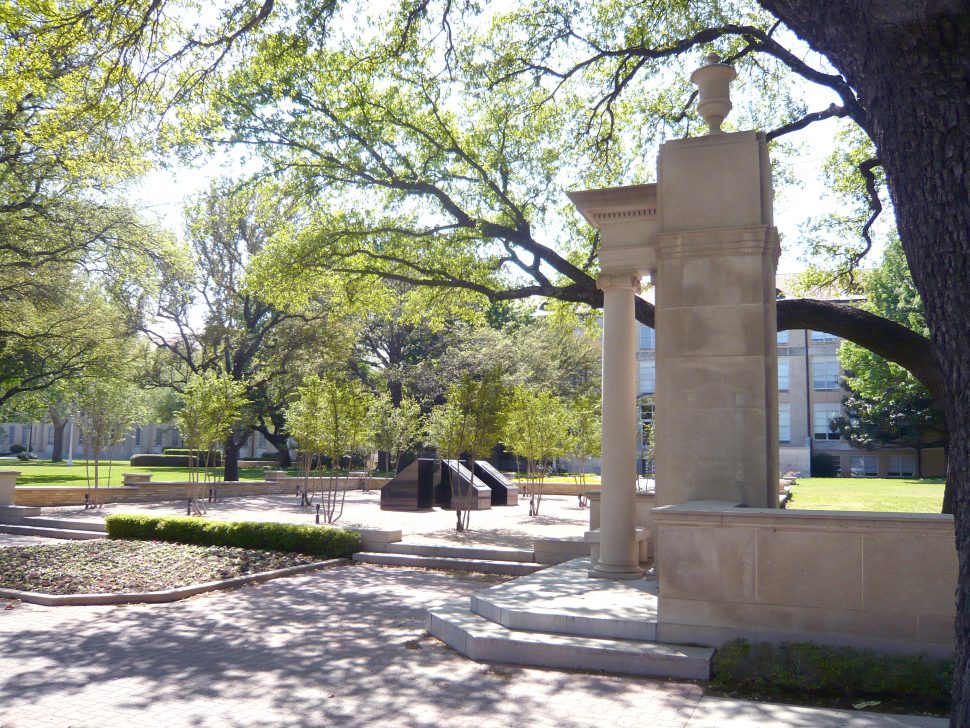 Veterans Plaza Honors 89 Fallen Frogs - TCU Magazine